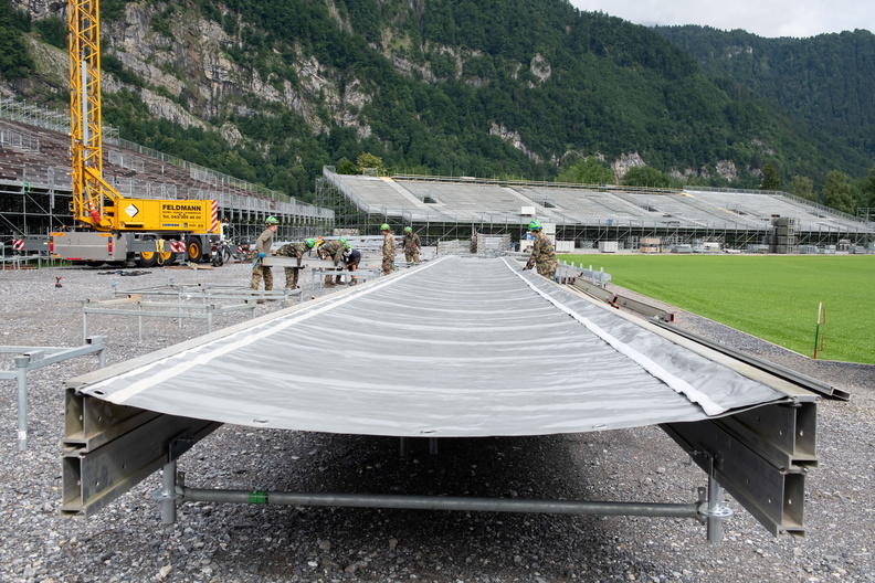 ESAF 2025 Aufbau Arena Tribuene B Dach MRH DSC6743